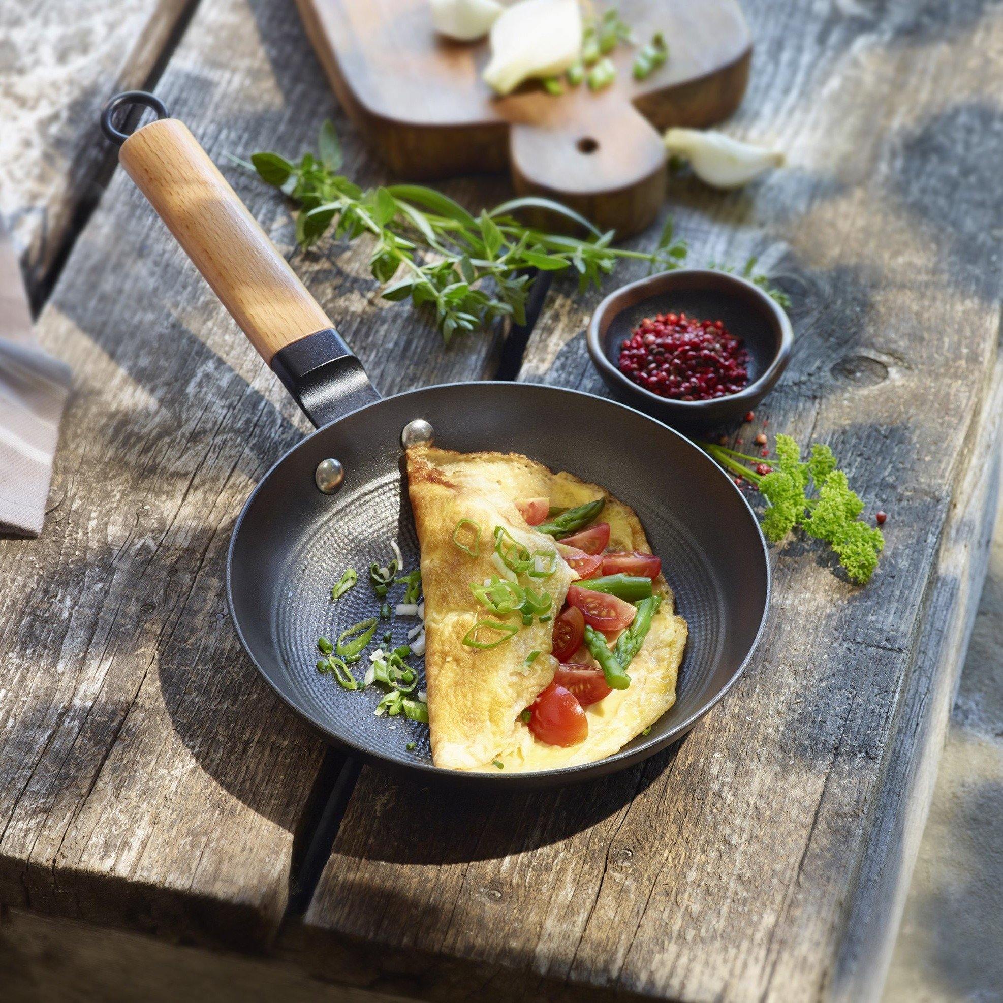 Qulinart cast iron lightweight skillet with non-stick honeycomb struct ...